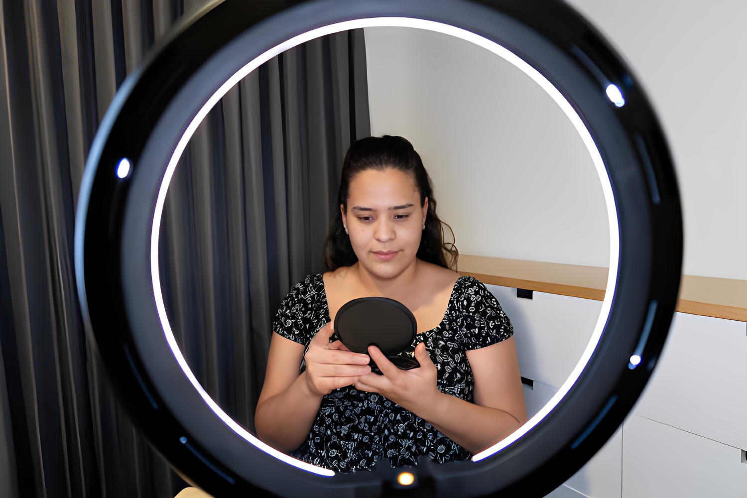 Integrating LED Mirrors with IoT: A New World of Possibilities – LED ...